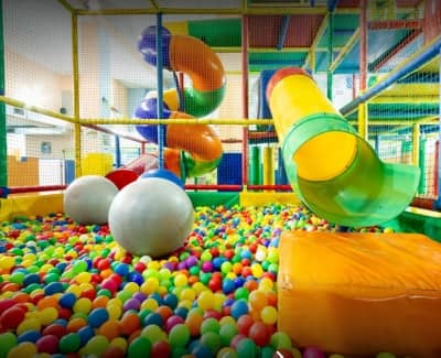 Los 10 Mejores parques de bolas en Madrid 【2025】 | Pasa en Madrid